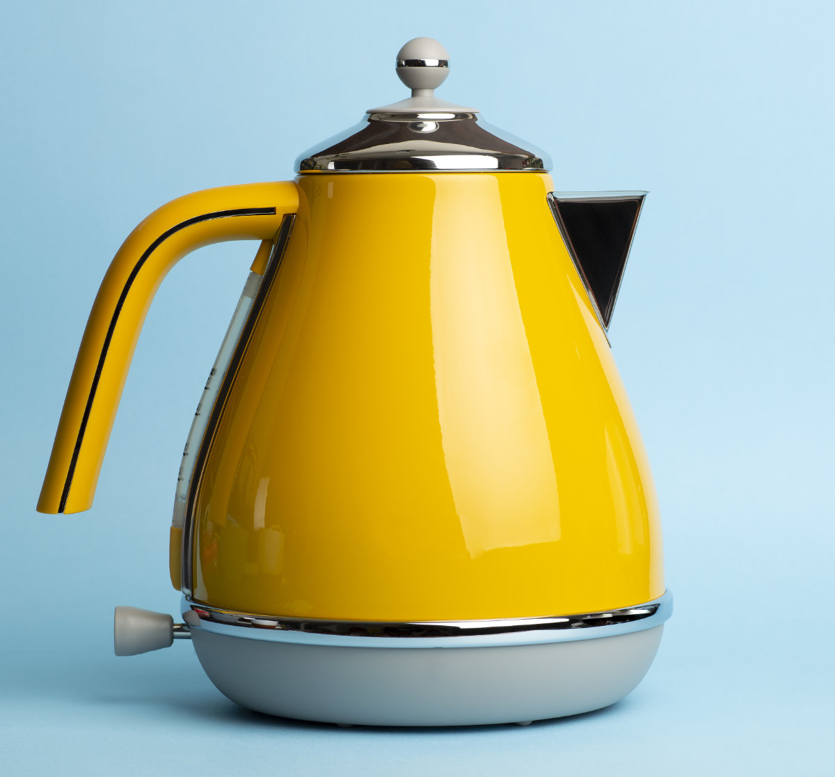 How To Clean The Inside Of A Kettle With Lemon Juice - Sparkling Penny