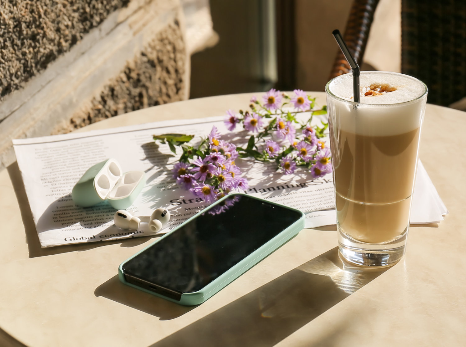How To Clean A Mobile Phone Touch Screen (naturally) - Sparkling Penny