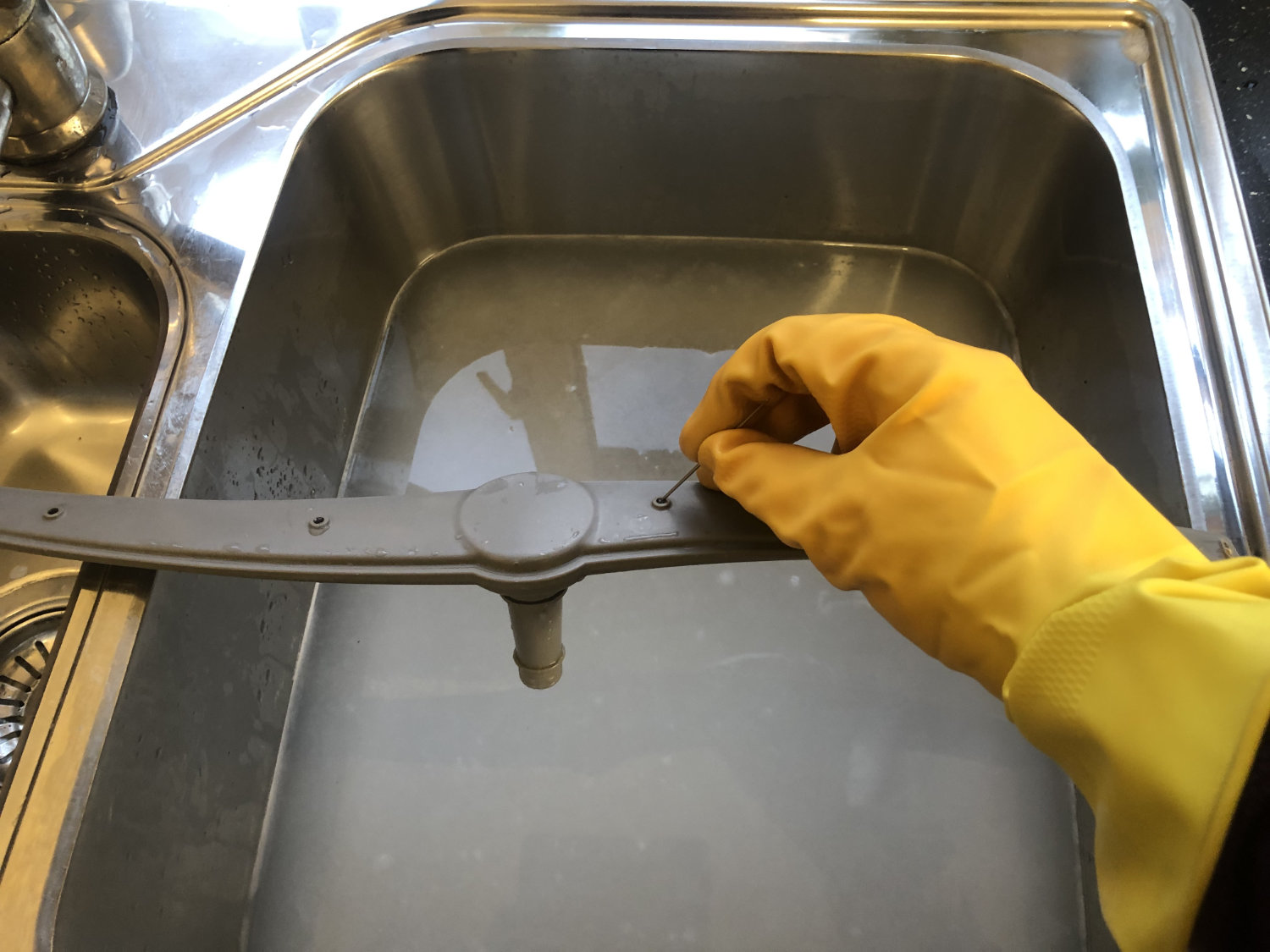 How to Clean a Dishwasher Spray Arm: A Step-by-Step Guide - Sparkling Penny