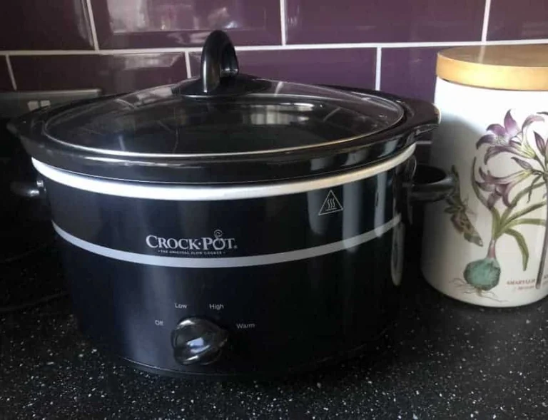 How To Use A Slow Cooker To Keep Food Warm - Sparkling Penny
