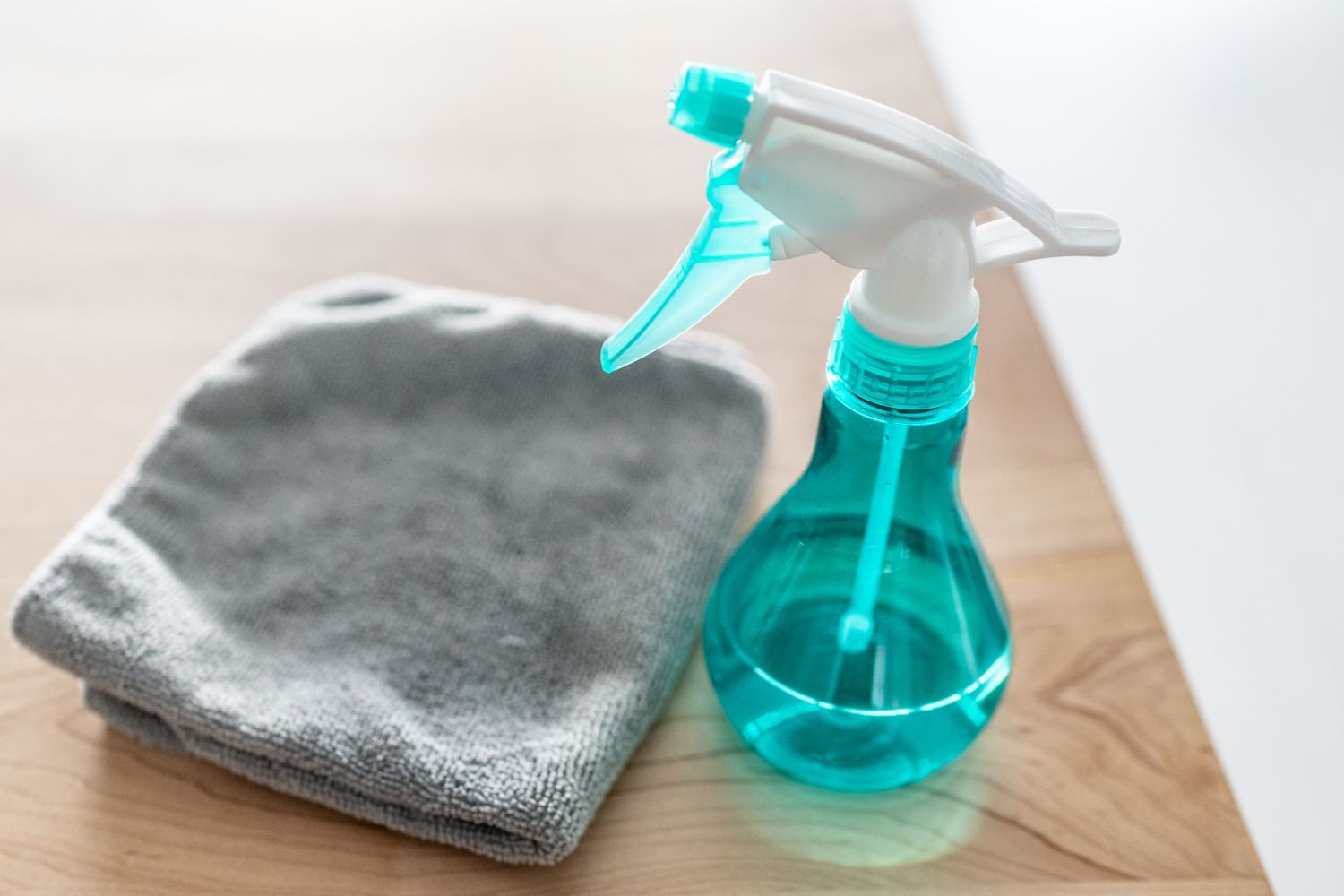 Why You Should Always Dust With DRY Microfiber Cloths (not wet ...