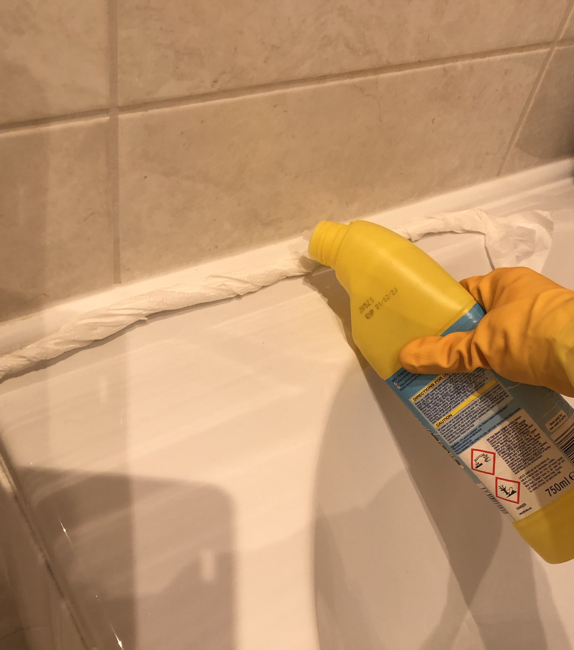 This Simple Trick Saved My Shower From Ruin - Sparkling Penny
