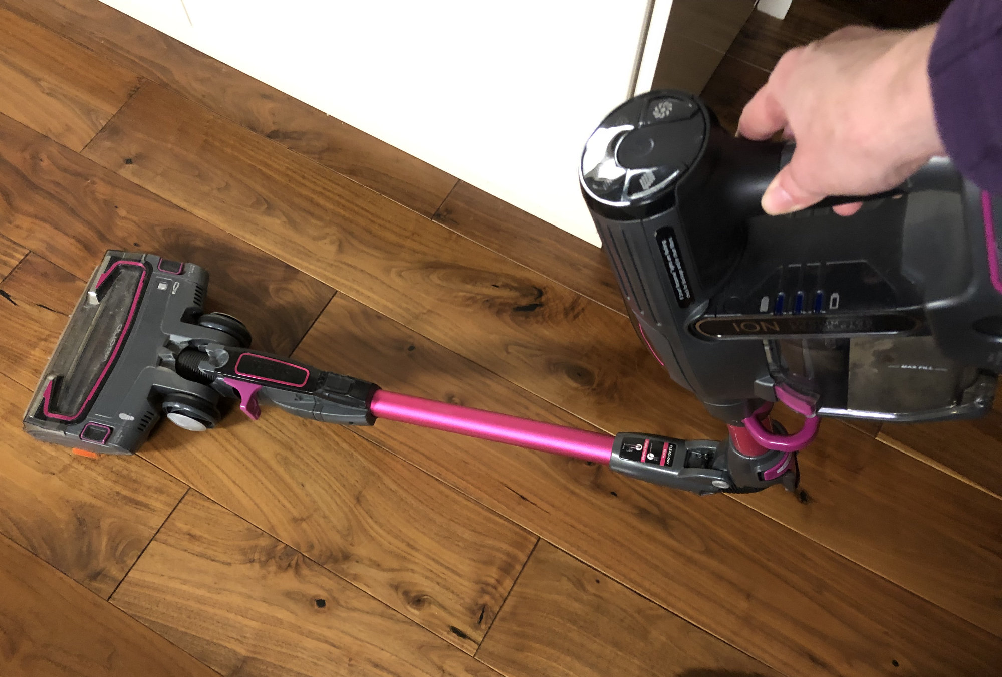 How To Clean The Dust Under Your Bed - Sparkling Penny