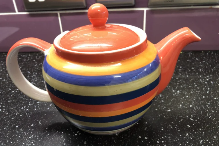 How To Easily Descale A Kettle With Bicarbonate Of Soda