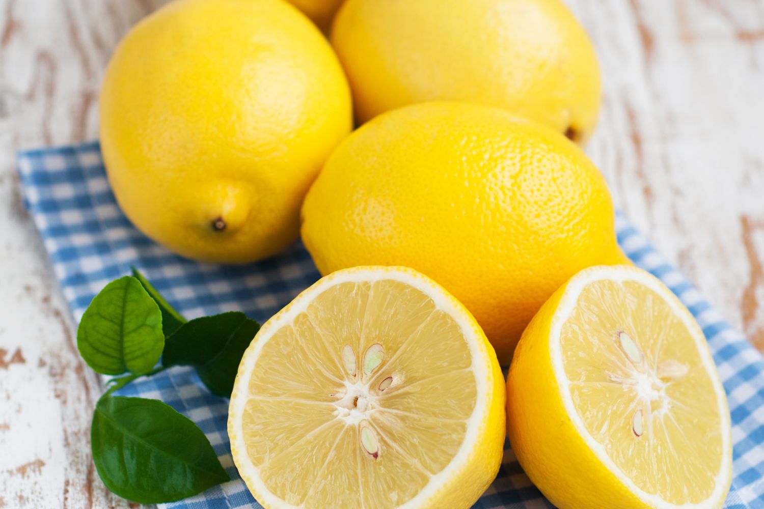 These Things Should Never Be Cleaned with Lemons! - Sparkling Penny