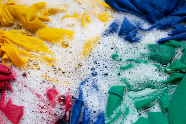How To Make Homemade Laundry Sanitizer Using Store Cupboard Items ...