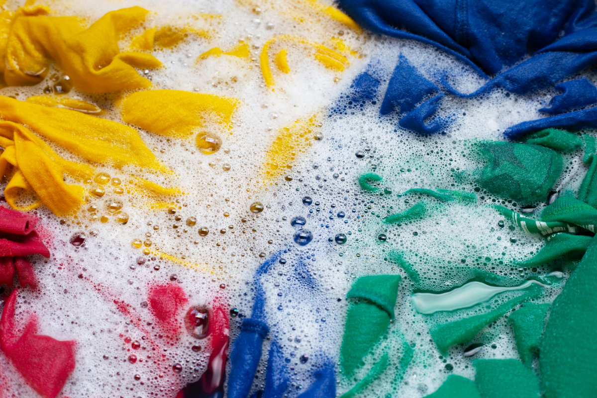 How To Make Homemade Laundry Sanitizer Using Store Cupboard Items ...