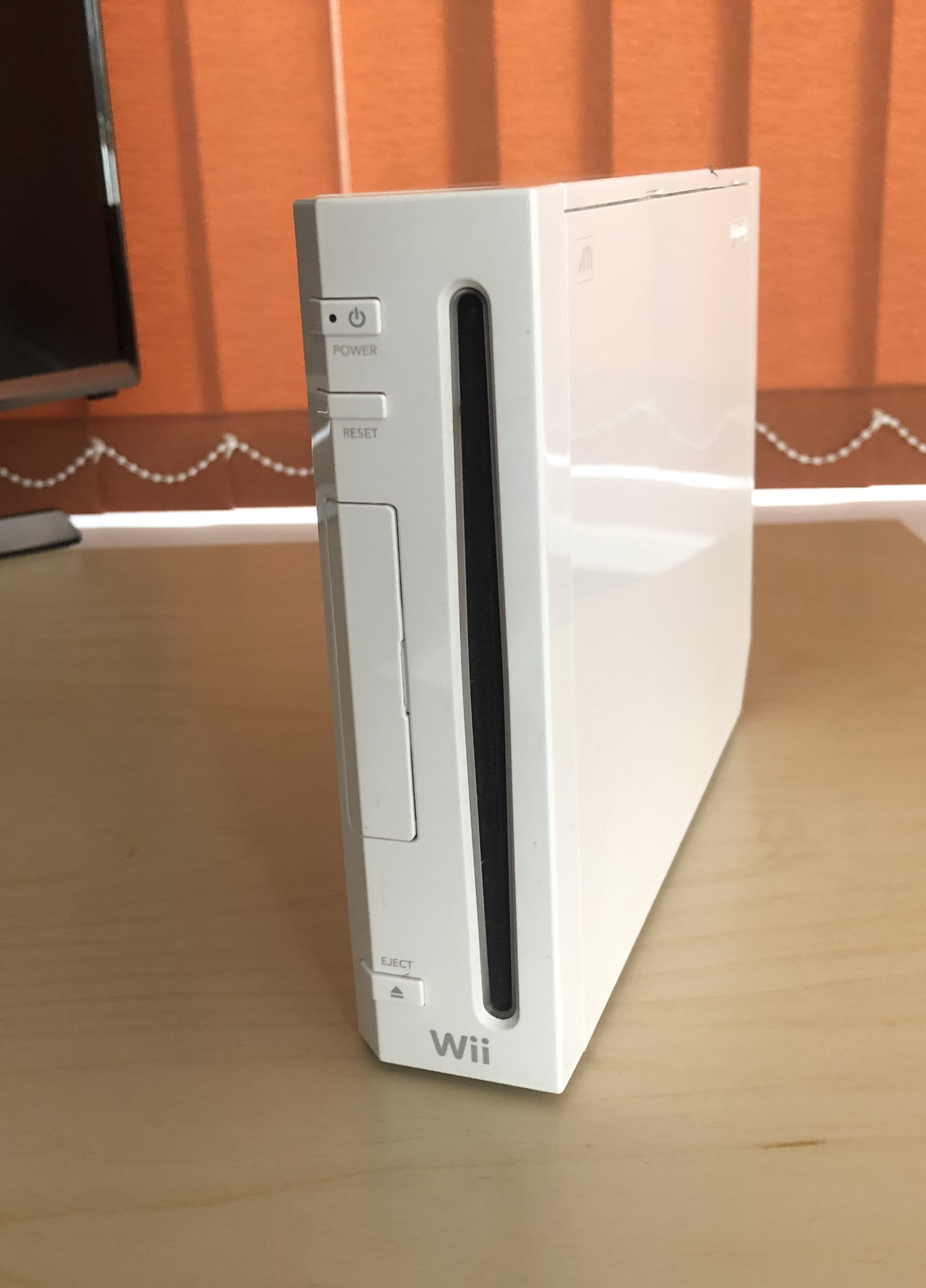 How To Clean A Nintendo Wii Game Console