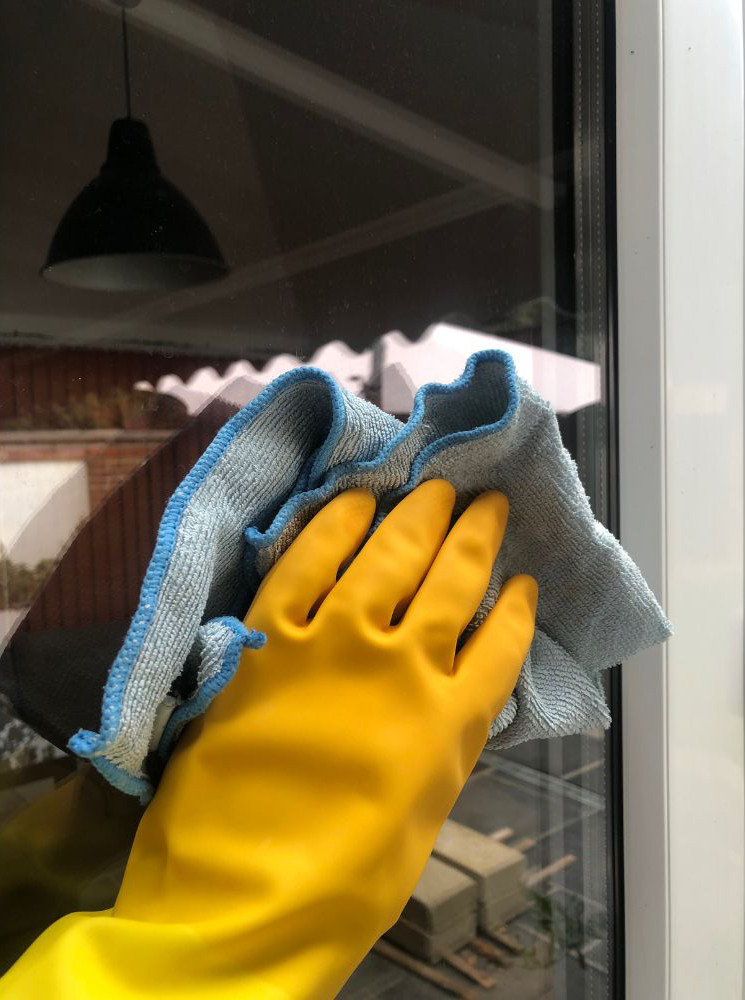 How to Clean Windows with Newspaper: Eco-Friendly Sparkle! - Sparkling ...